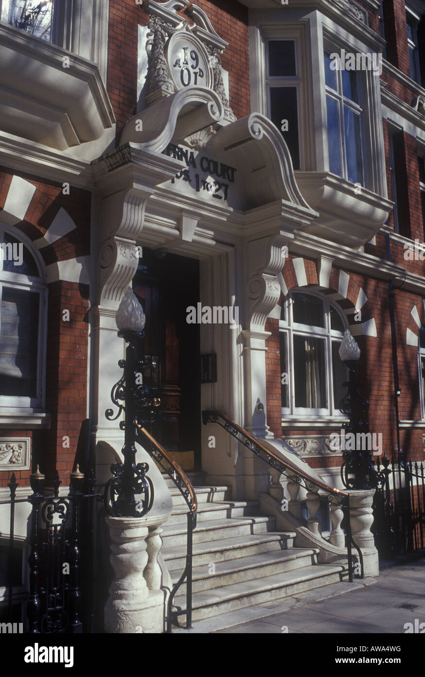 Edwardian mansion block hi-res stock photography and images - Alamy