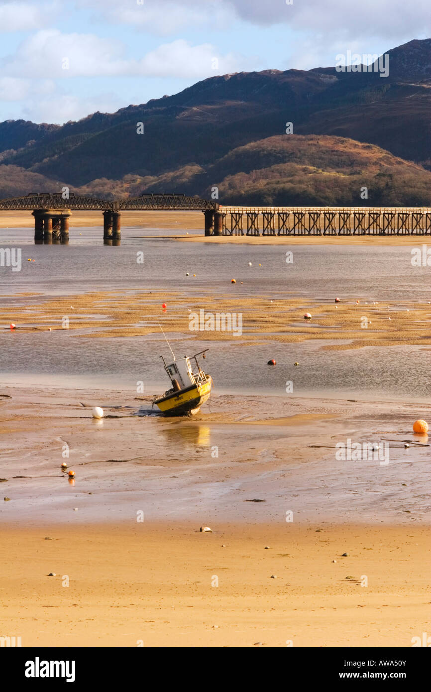Barmouth beach and boat, Gwynedd, North Wales Stock Photo - Alamy
