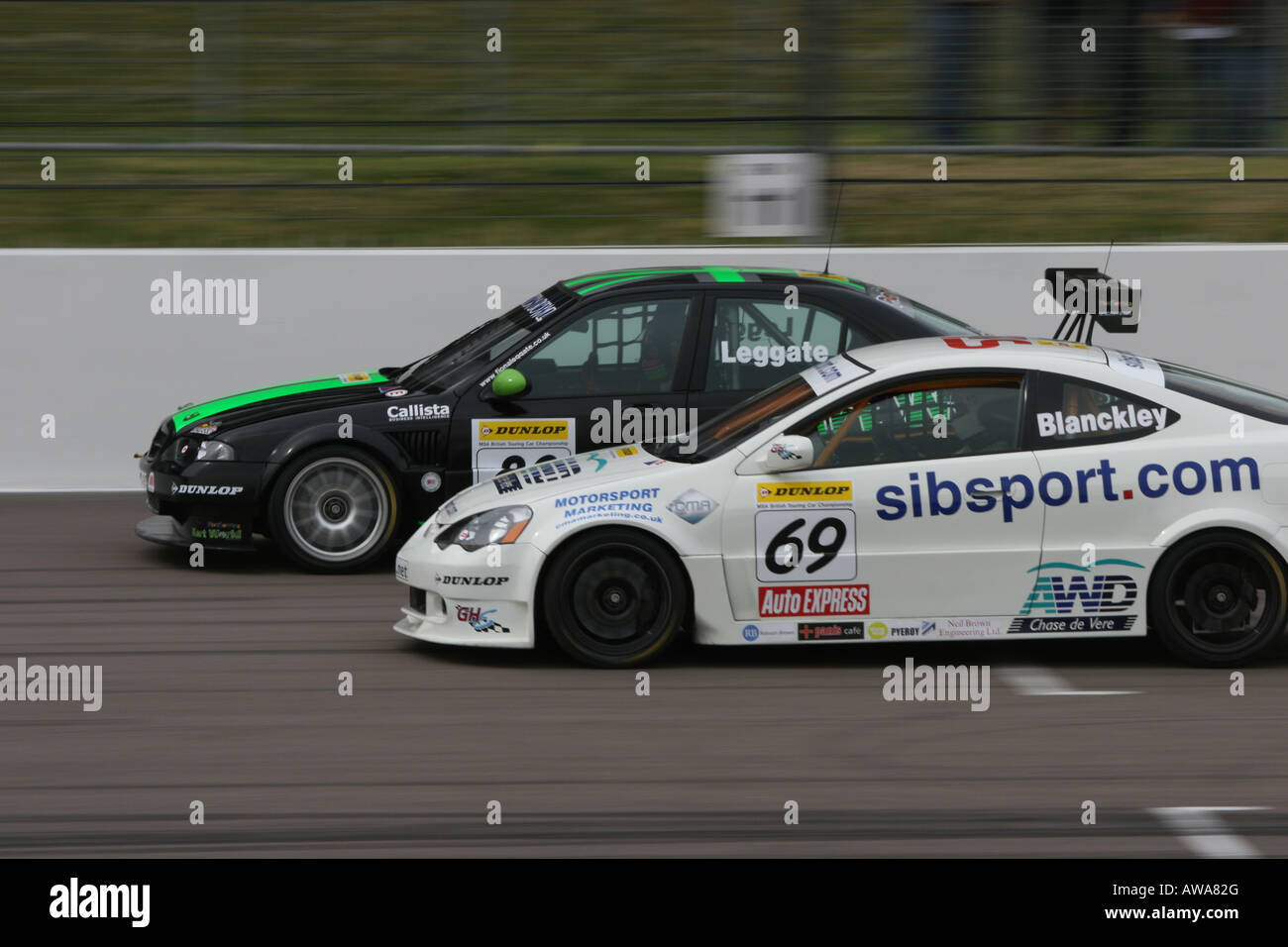Simon Blanckley in the Honda Integra BTCC Touring car overtakes Fiona ...