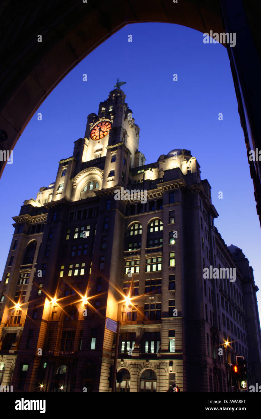 Liverpool pierhead night hi-res stock photography and images - Alamy