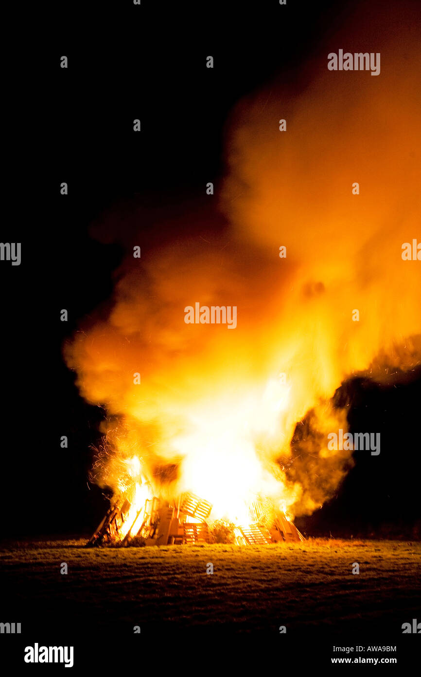Bonfire at night Stock Photo - Alamy