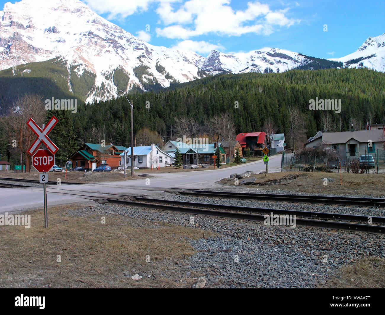 Yoho national park mount field hi-res stock photography and images - Alamy