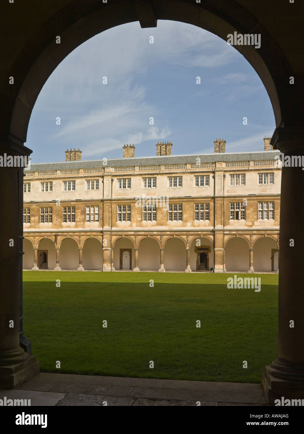 Trinity college courtyard hi-res stock photography and images - Alamy