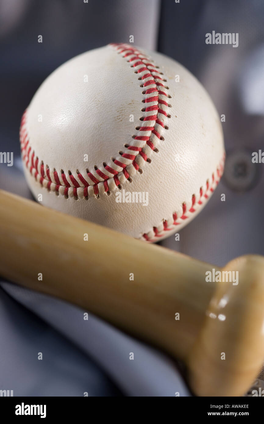 Baseball bat hitting ball still hi-res stock photography and images - Alamy