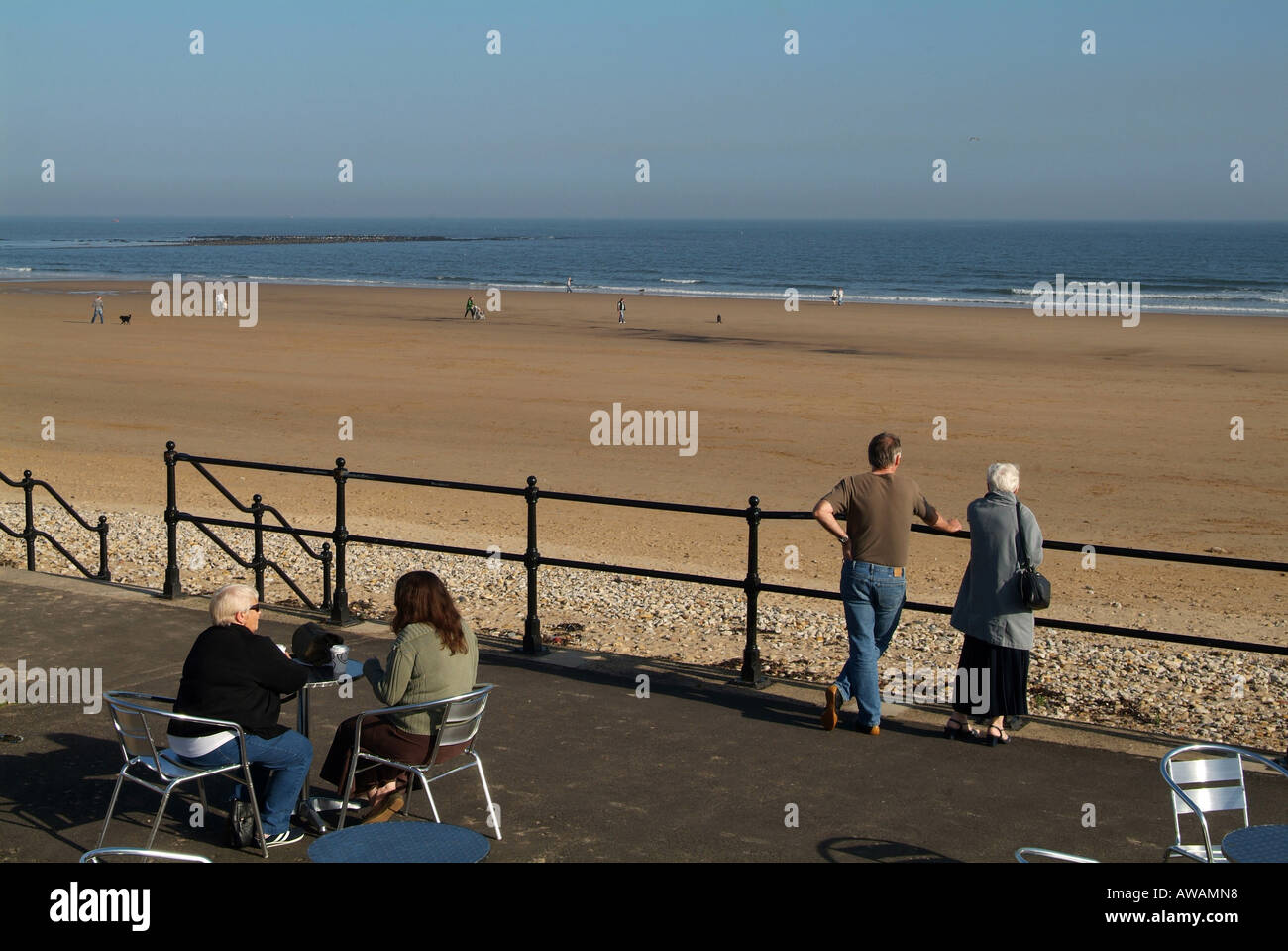 Promenade and beach at Sunderland, North East England Stock Photo - Alamy