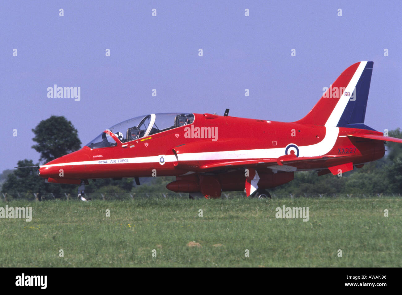 Red arrows aircraft taxiing hi-res stock photography and images - Alamy