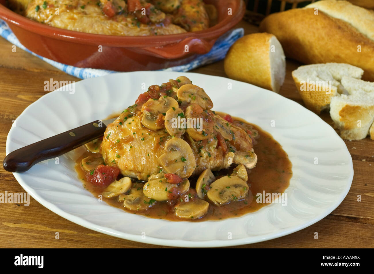 Chicken chasseur hi-res stock photography and images - Alamy