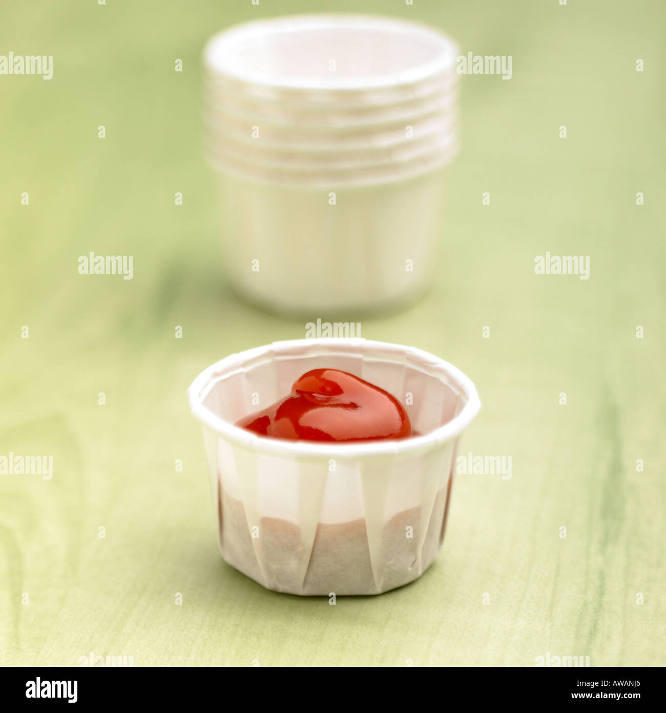 pot of tomato sauce with an empty pile of pots Stock Photo - Alamy