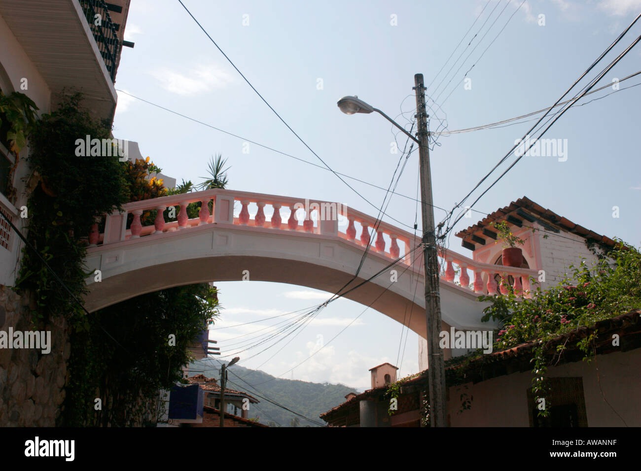 Famous Elizabeth Taylor bridge Stock Photo - Alamy