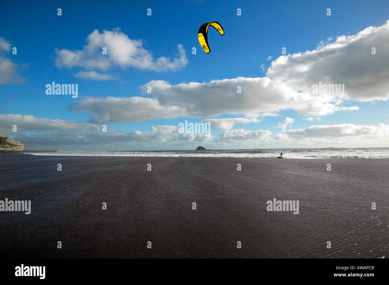 Kite Surfing Muriwai Beach Auckland New Zealand model release 416 Stock Photo - Alamy