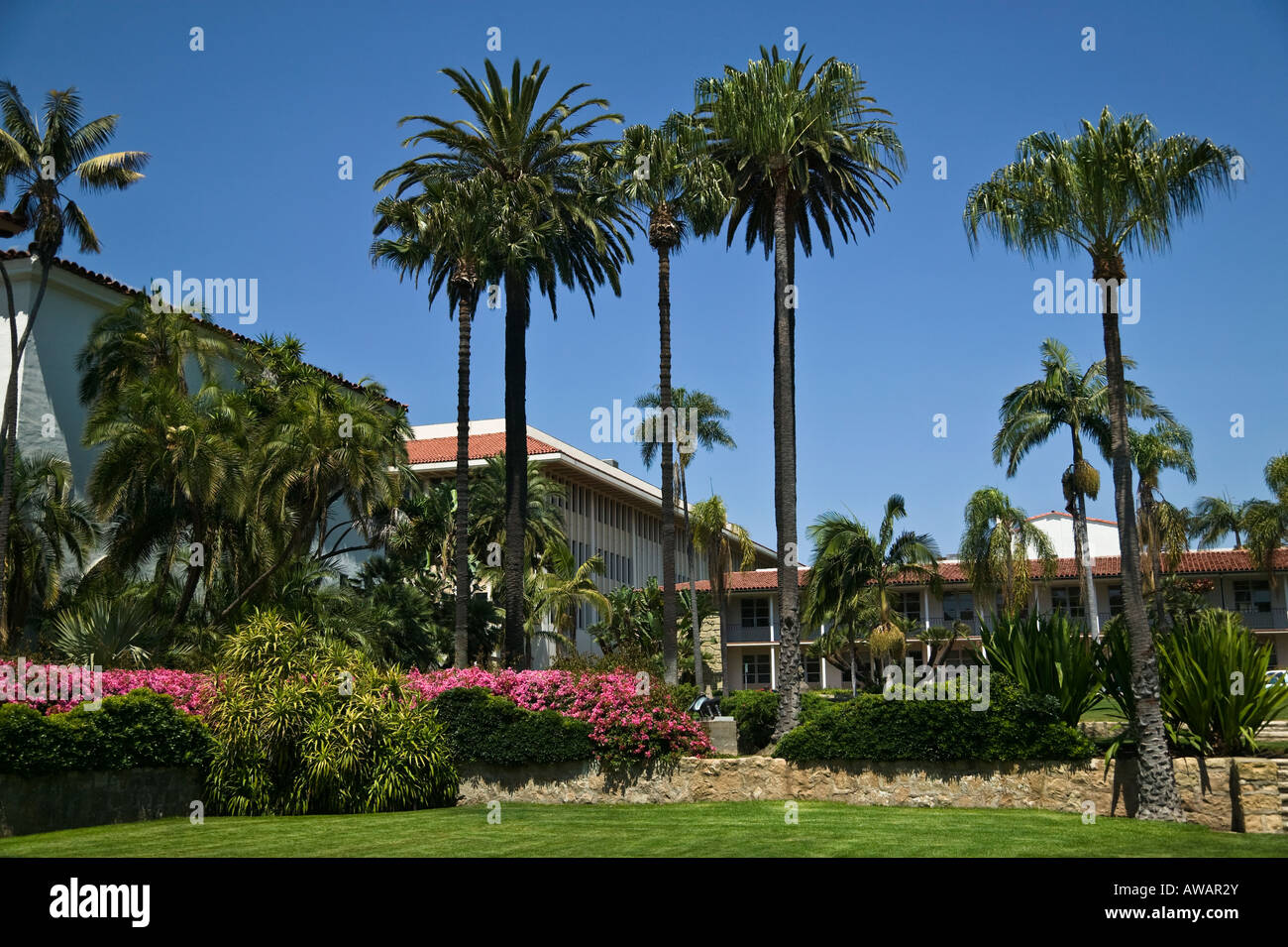 Courthouse symbolism hi-res stock photography and images - Alamy