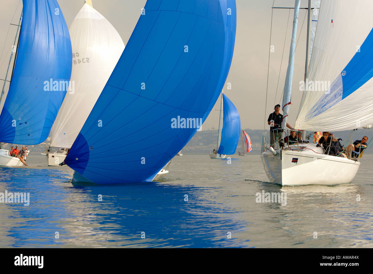 Racing yachts hi-res stock photography and images - Alamy