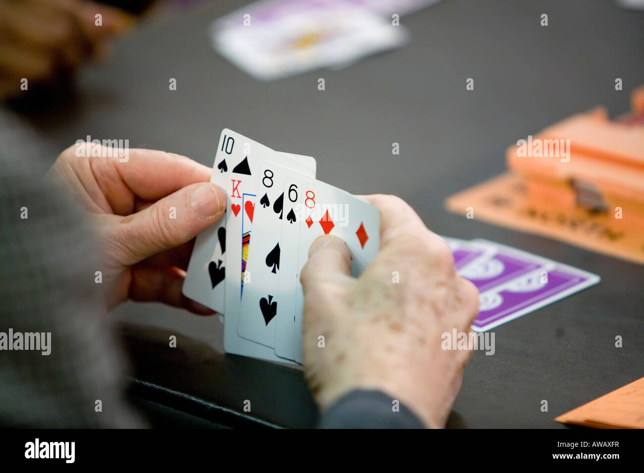 Bridge hands cards hi-res stock photography and images - Alamy
