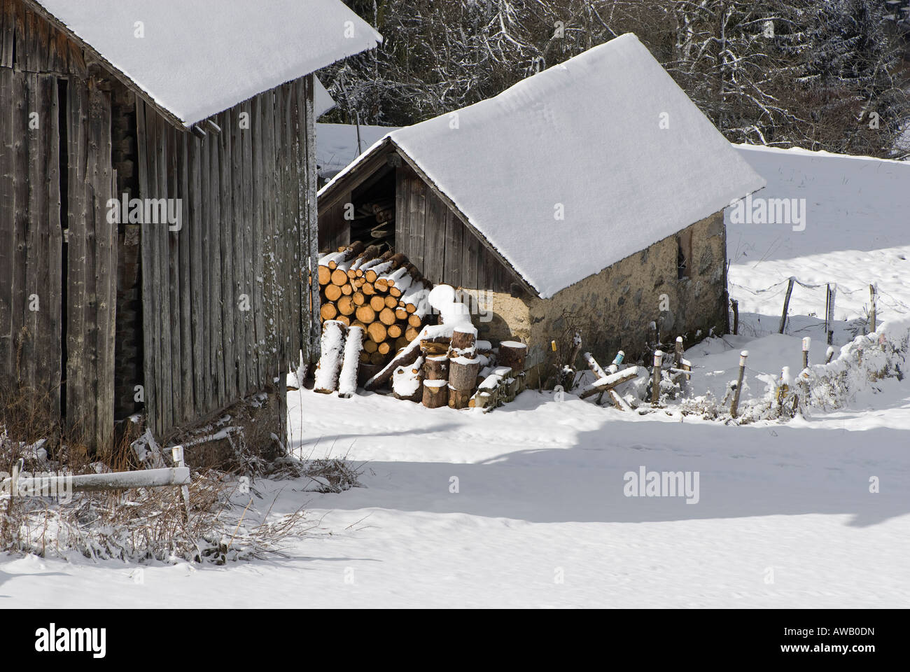 Wooden buildings hi-res stock photography and images - Alamy