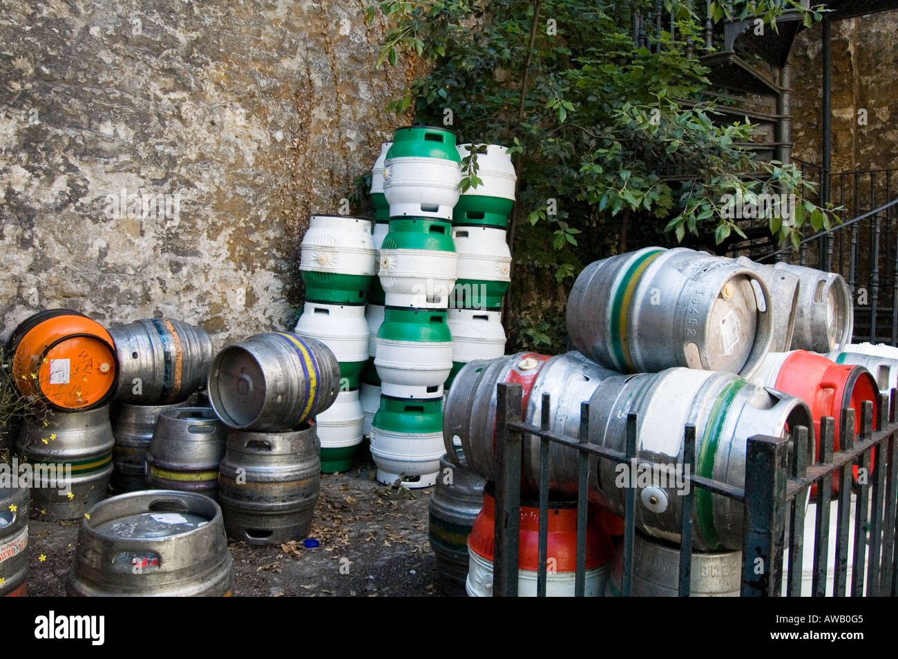 Cider beer garden hi-res stock photography and images - Alamy