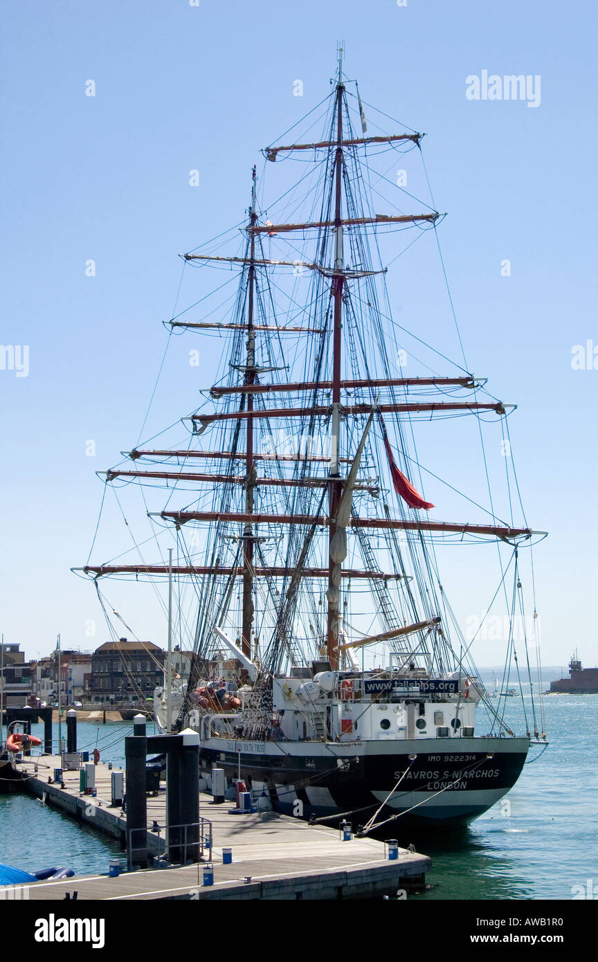 Tallship tall ship hi-res stock photography and images - Alamy