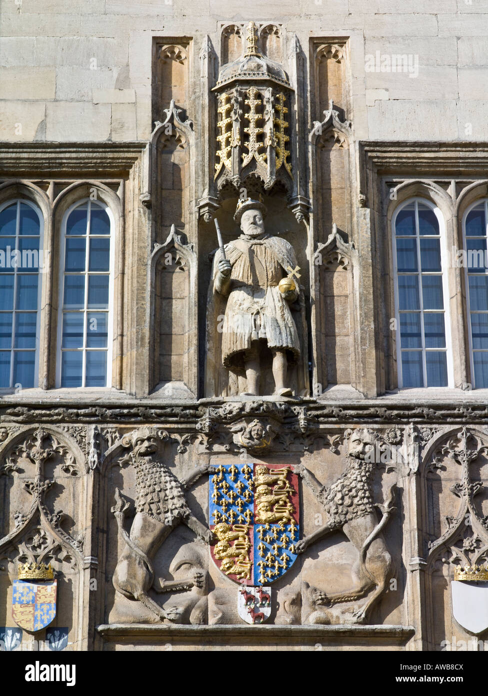 sculpture of King Henry VIII, The Great Gate, Trinity College ...