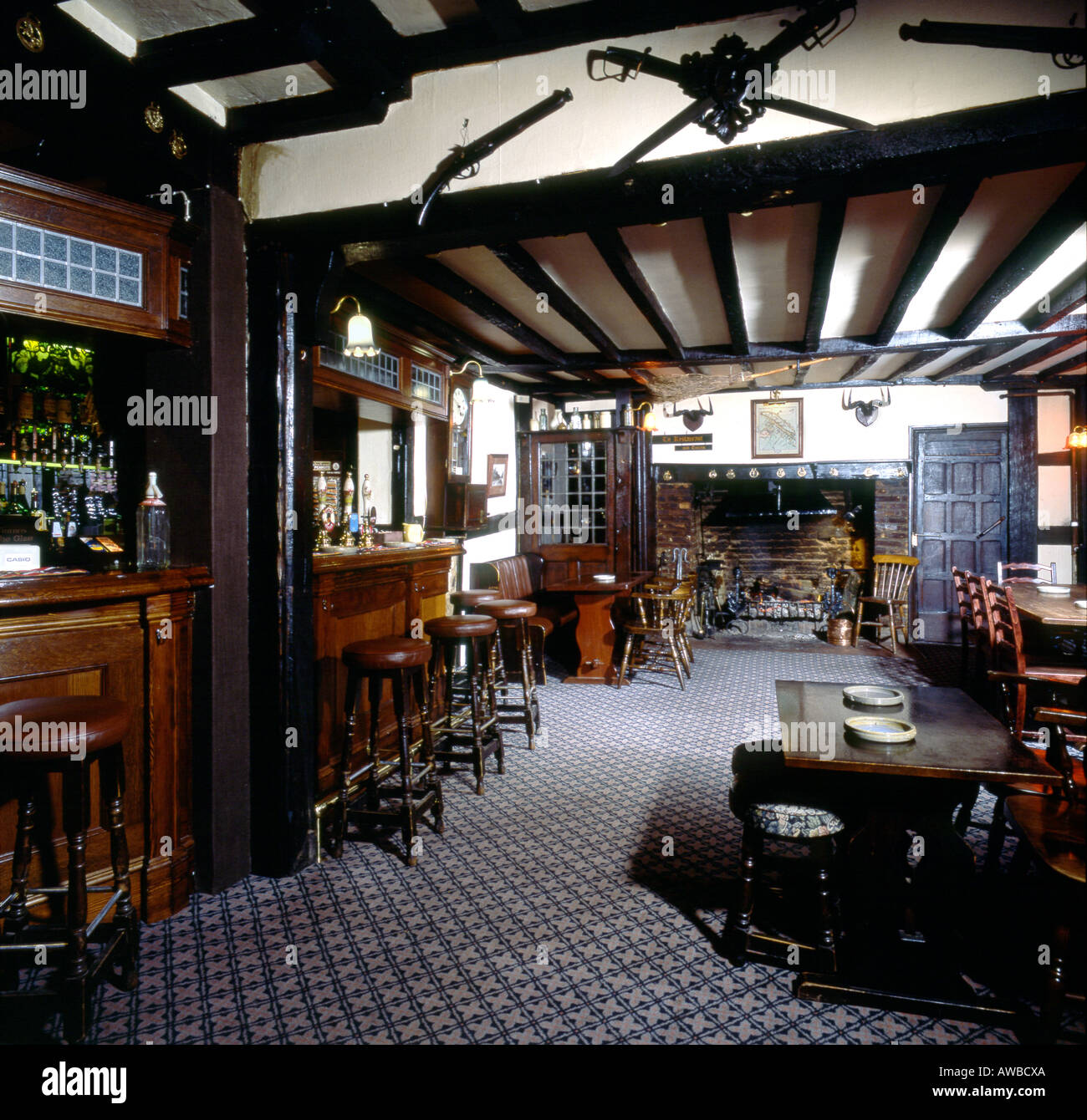 English country pub hi-res stock photography and images - Alamy