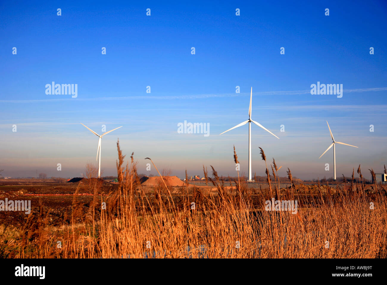 Wind turbine uk hi-res stock photography and images - Alamy