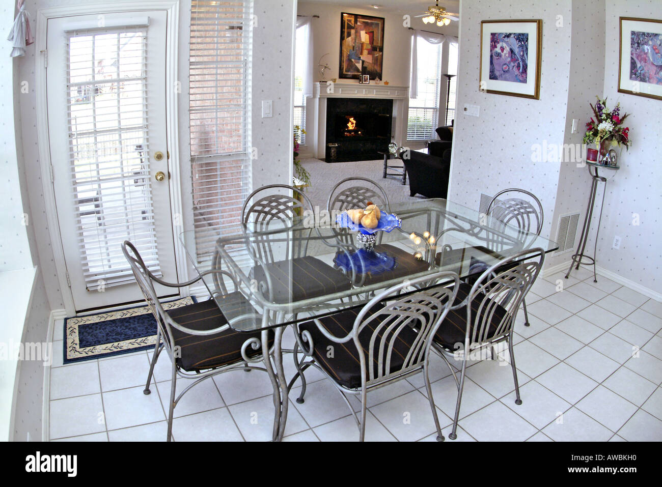 Back glass paintings hi-res stock photography and images - Alamy