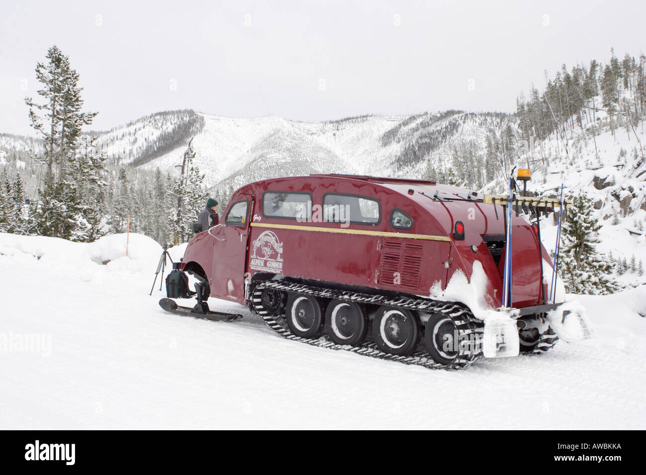Snow coach hi-res stock photography and images - Alamy