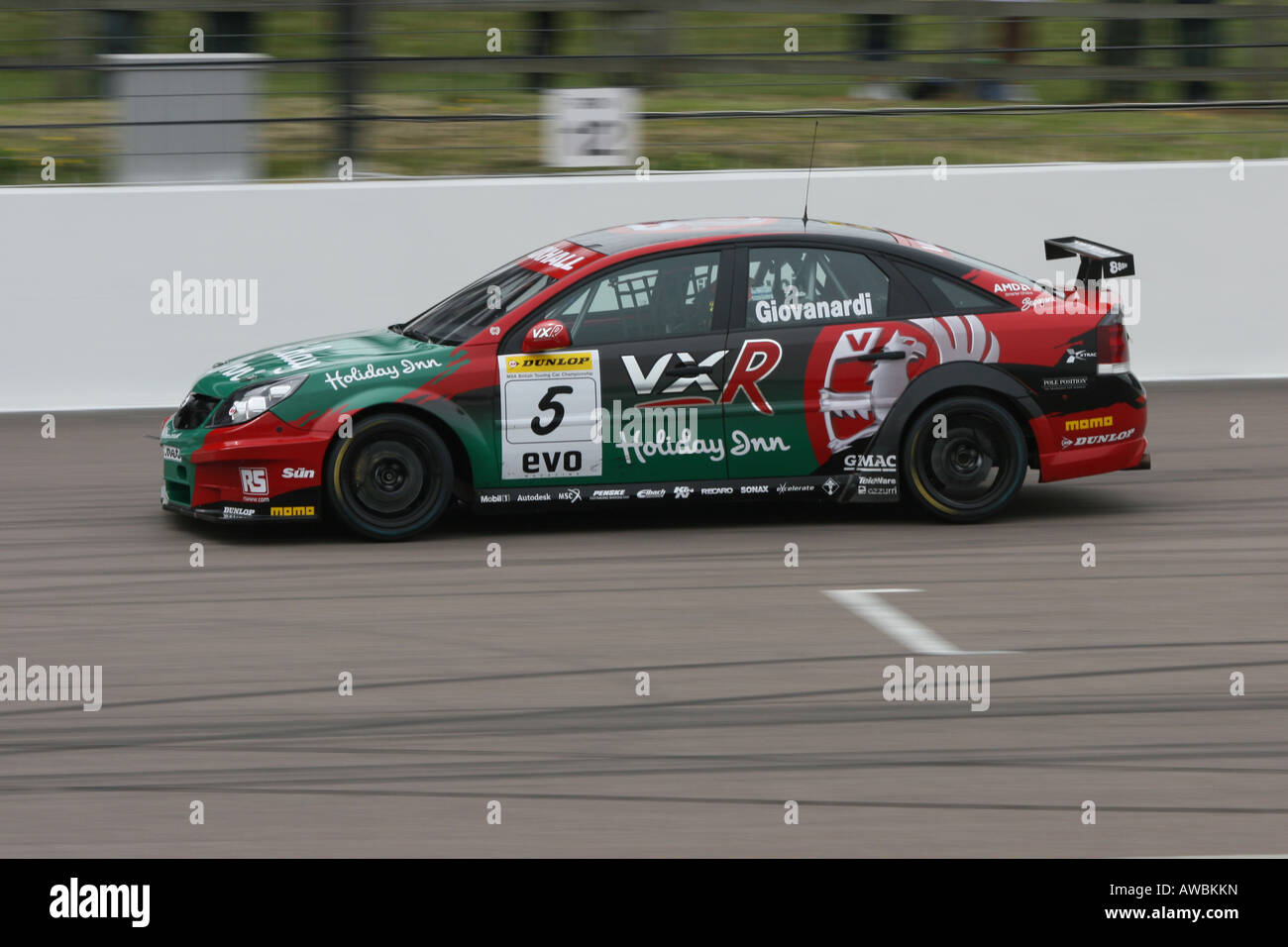 Fabrizio Giovanardi in the VX Racing Vauxhall Vectra BTCC touring car ...