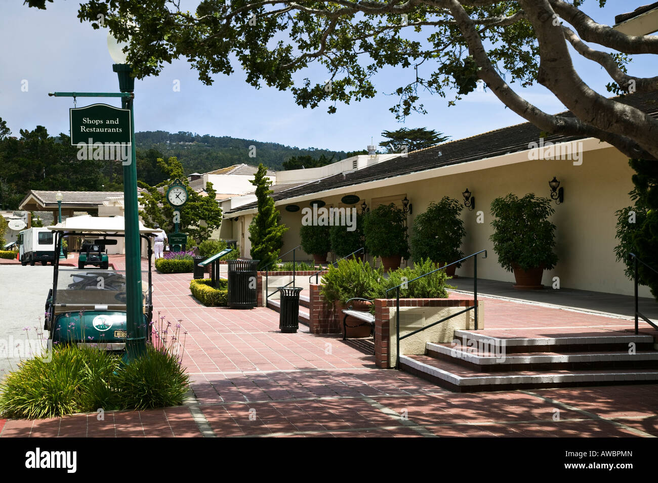Pebble beach lodge hi-res stock photography and images - Alamy