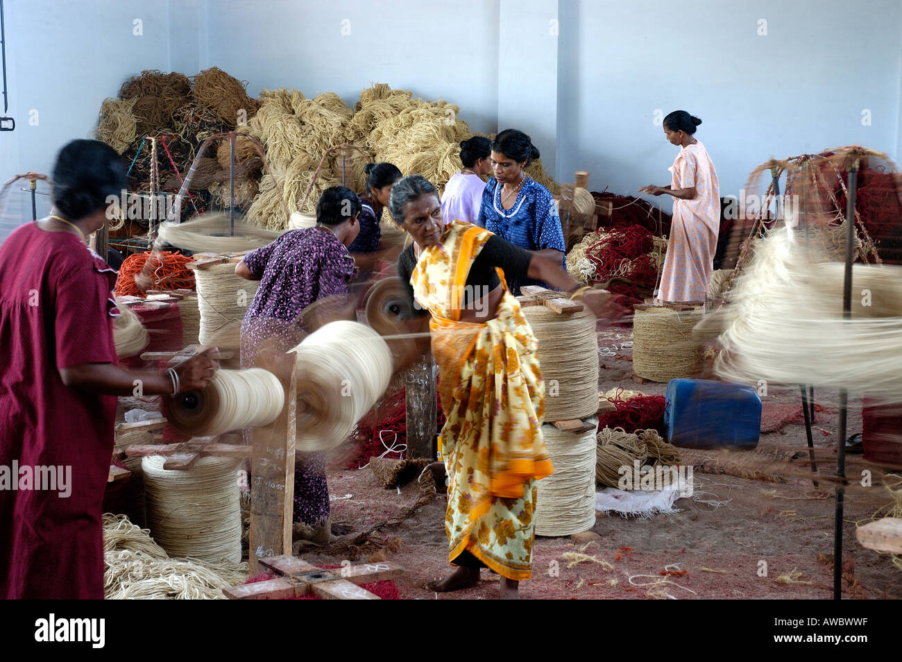 COIR YARN PROCESSING IN FACTORY ALAPUZHA DISTRICT Stock Photo - Alamy