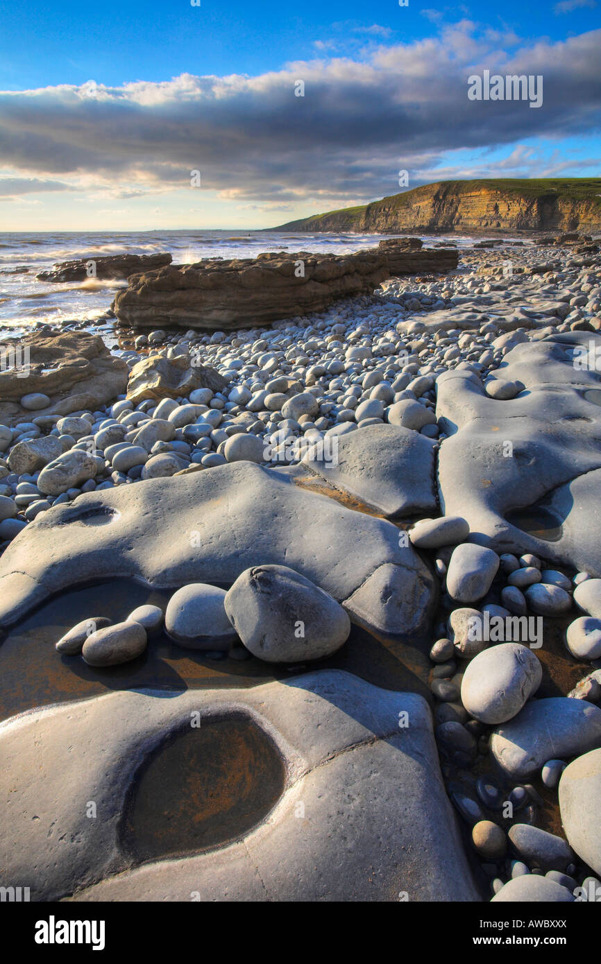 Rock formations at Dunraven Bay, Southerndown, Wales Stock Photo - Alamy