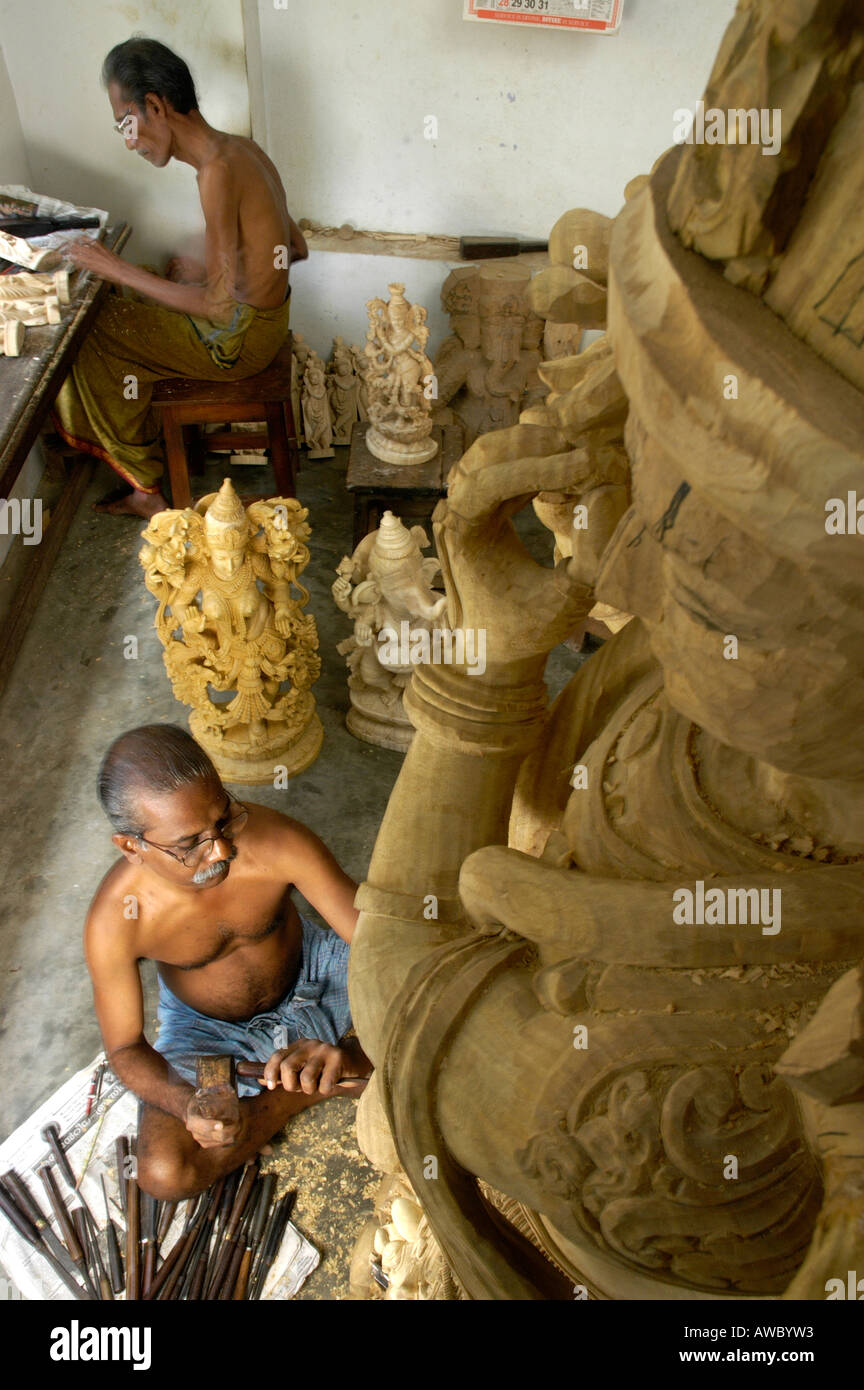 TRADITIONAL WOOD CARVING Stock Photo - Alamy