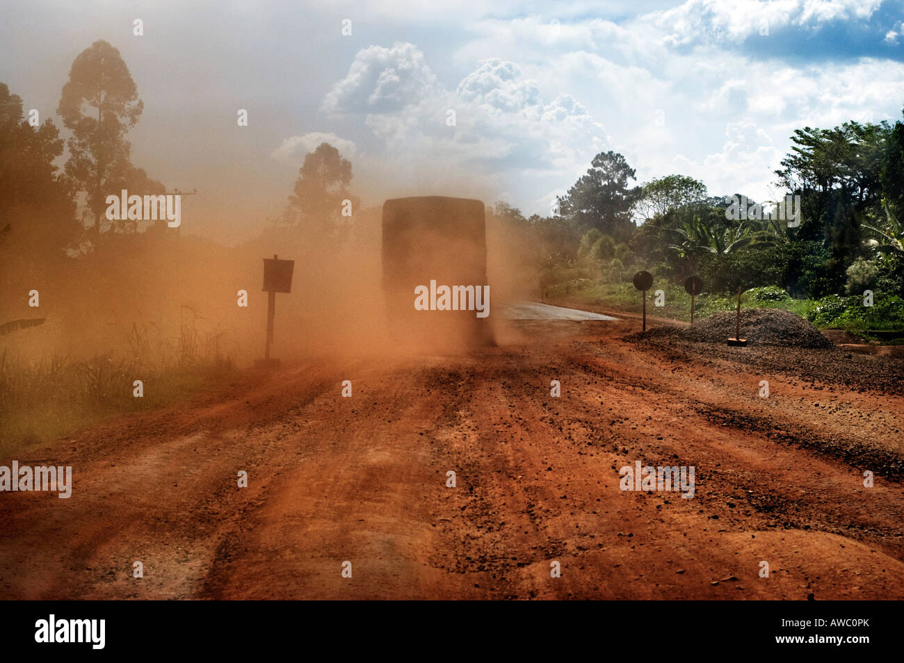 Hot dust road hi-res stock photography and images - Alamy