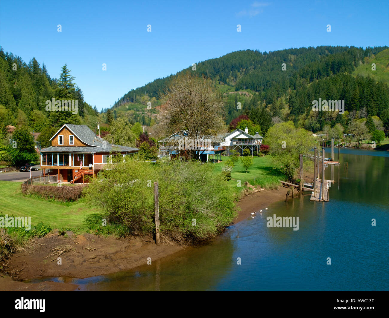 Town Of Mapleton On The River Suislaw Near The Siuslaw National Forest ...