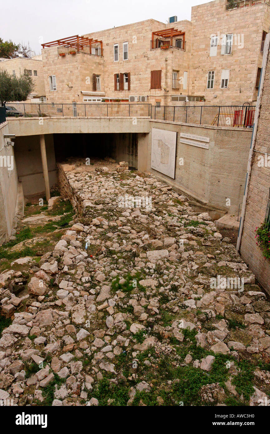 Broad wall jerusalem hi-res stock photography and images - Alamy