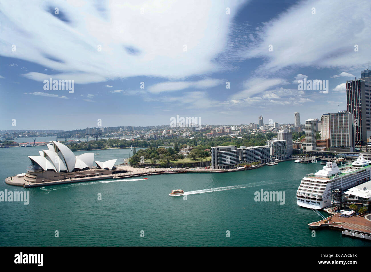 Australia sydney downtown from ship hi-res stock photography and images ...