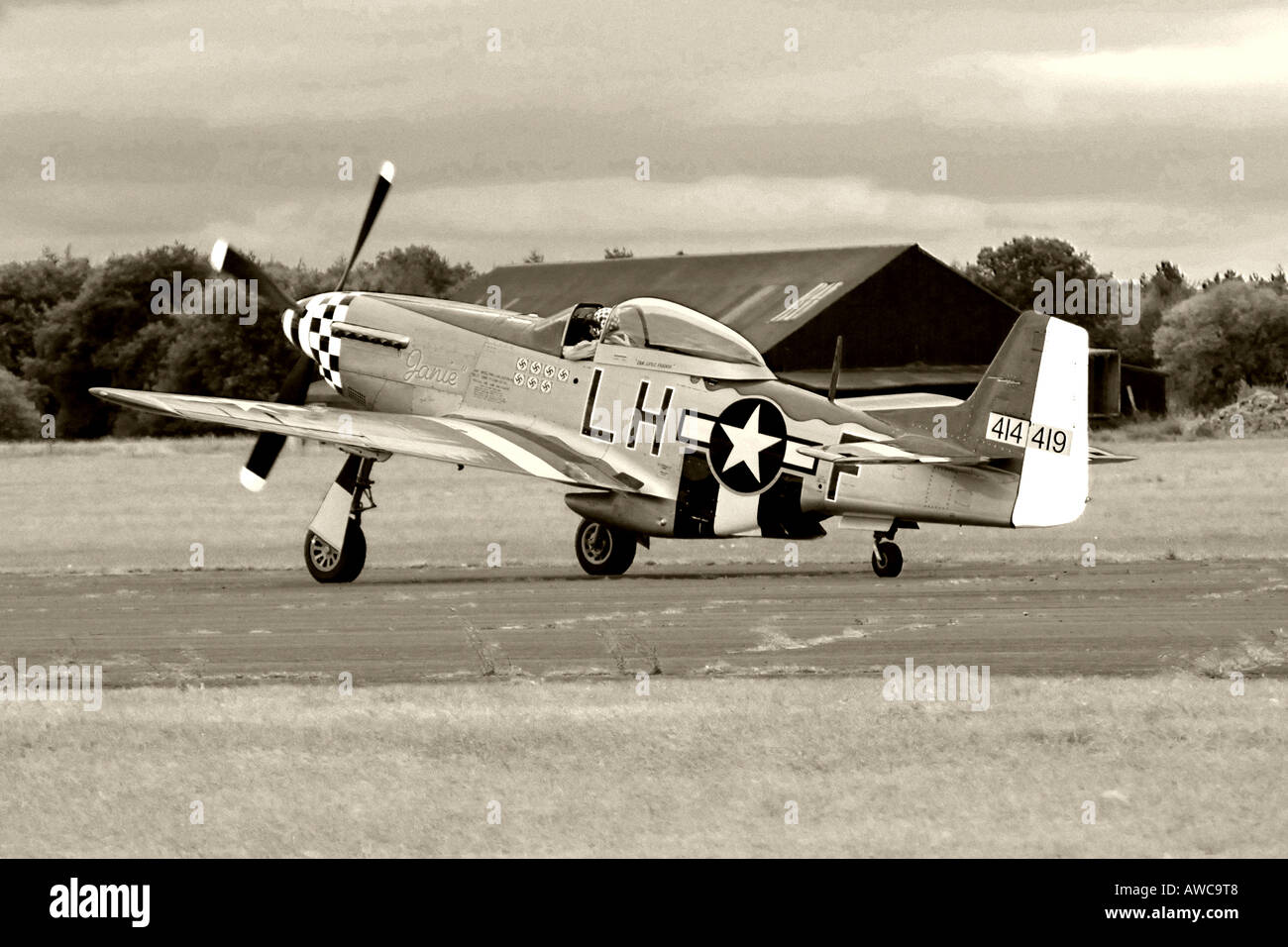 WW2 P51 Mustang taxiing on the Runway Stock Photo - Alamy
