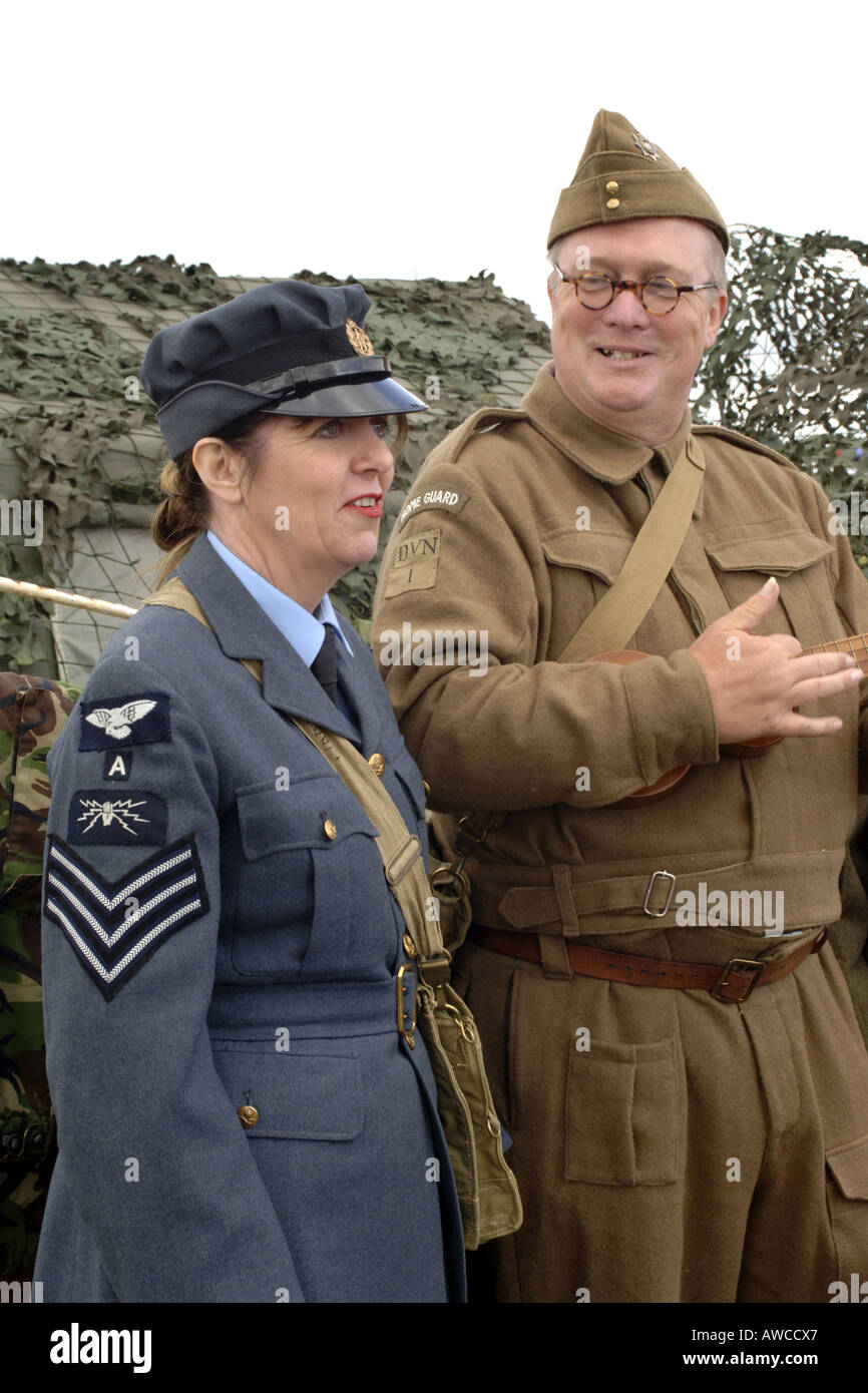 A WW2 RAF WAAF and a Home Guard Soldier pose for a photo Stock Photo ...