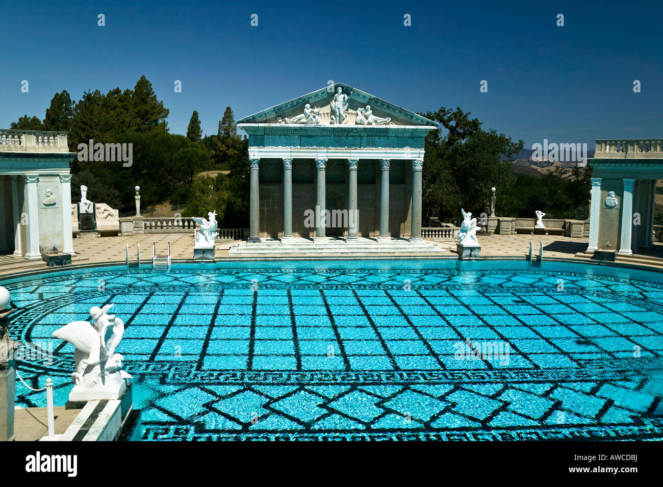 Outdoor pool Hurst Castle, San Simeon, California, USA Stock Photo - Alamy