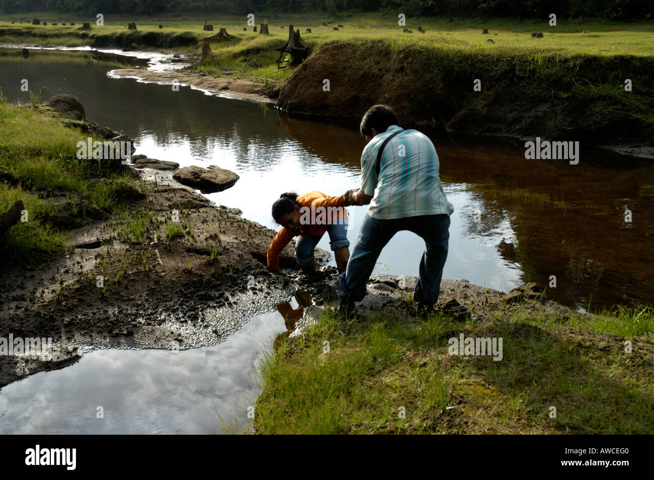 TOURISTS INSIDE THATTEKKAD BIRD SANCTUARY Stock Photo - Alamy