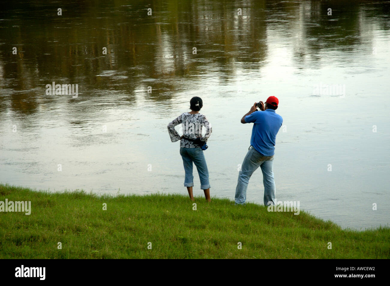 TOURISTS INSIDE THATTEKKAD BIRD SANCTUARY Stock Photo - Alamy
