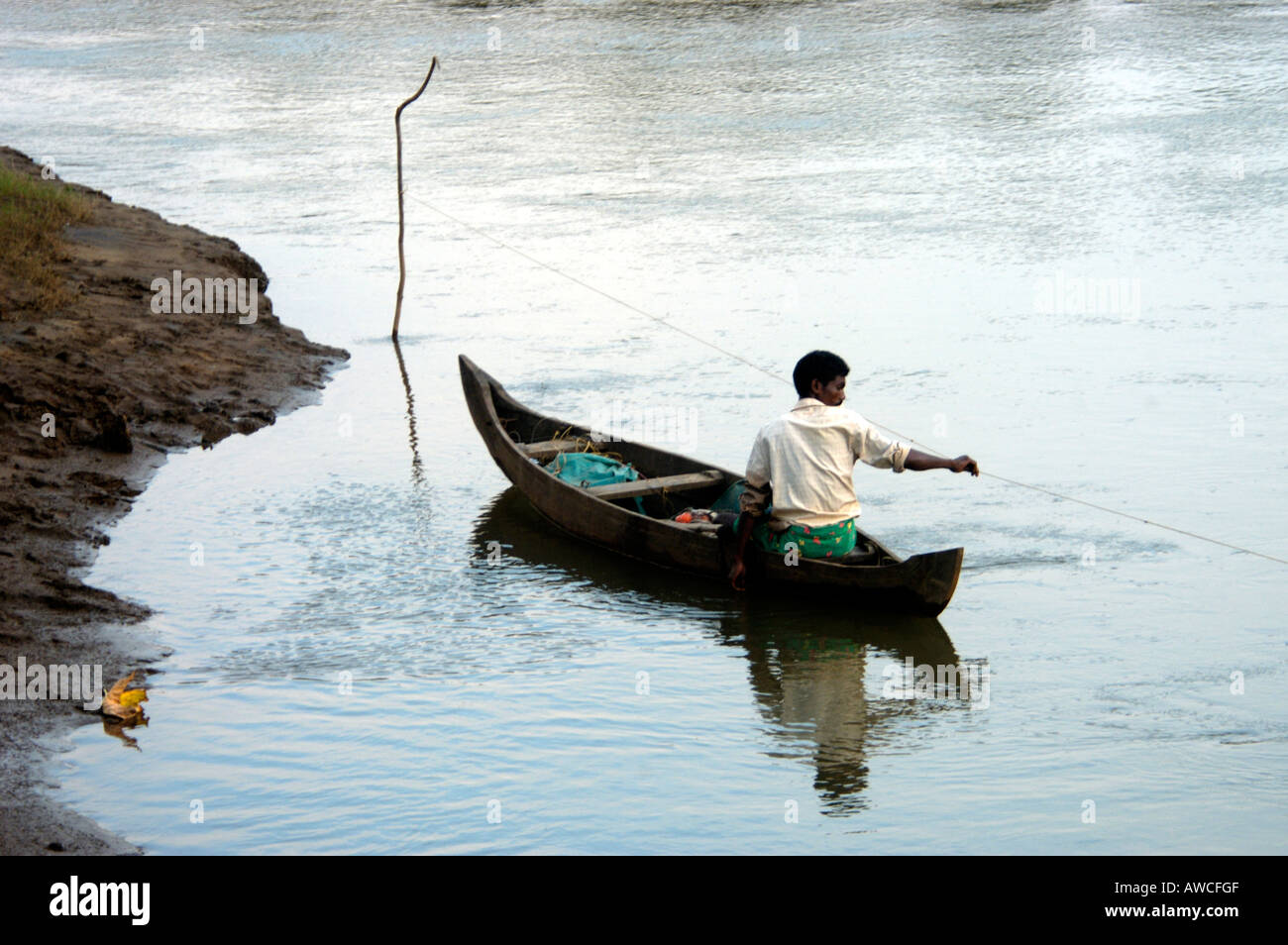 FISHING FROM SMALL COUNTRY BOAT PERIYAR RIVER THATTEKKAD Stock Photo ...