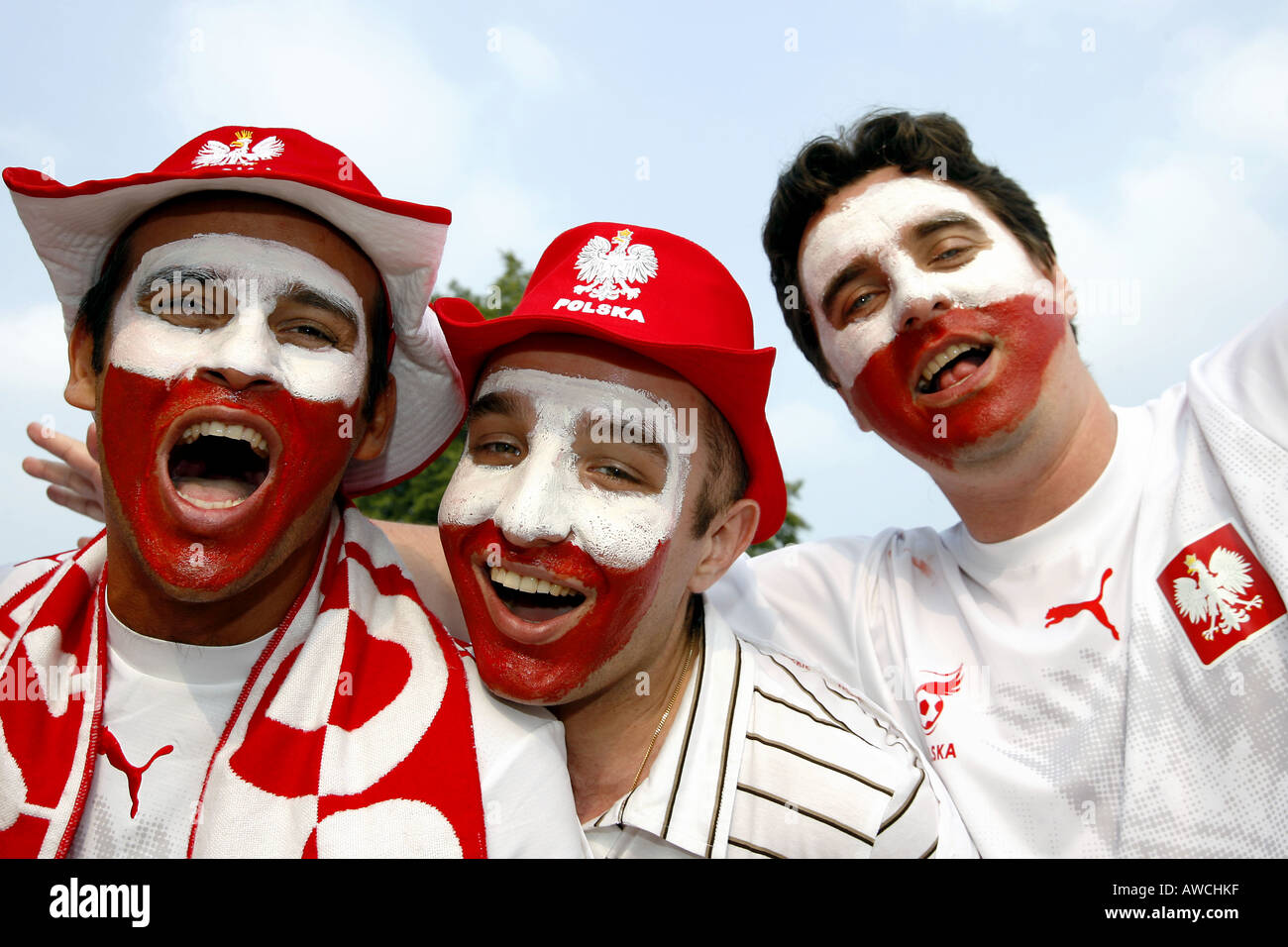 Fans crowd face painting football hi-res stock photography and images ...