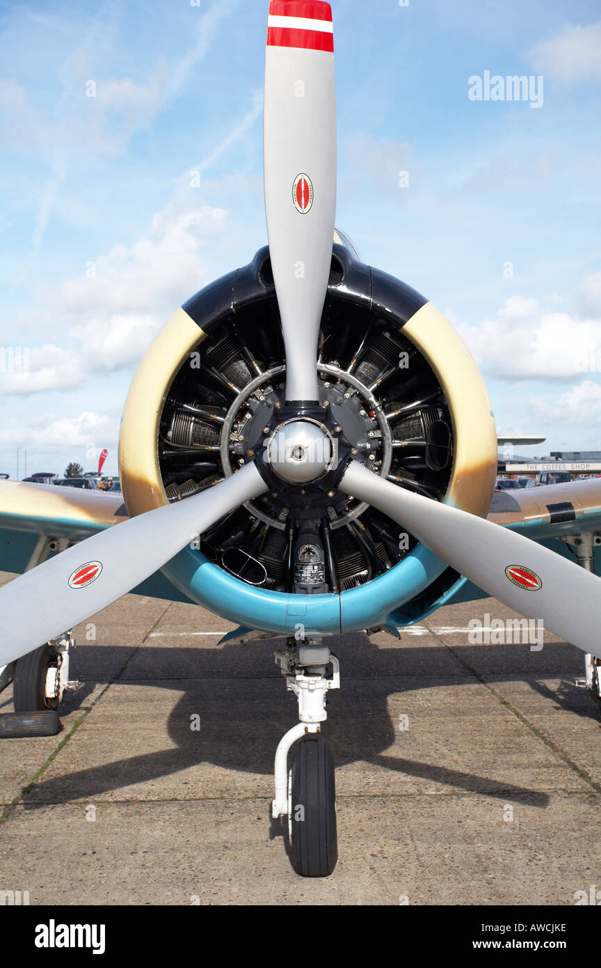 Aeroplane engine propellor close up hi-res stock photography and images ...