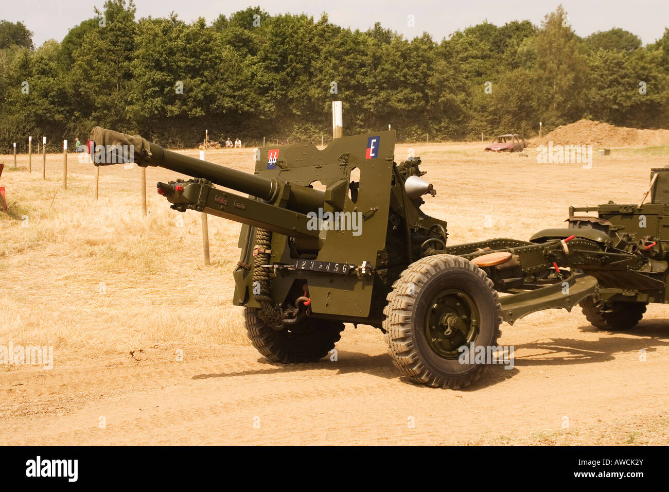 WWII Field Gun Stock Photo - Alamy