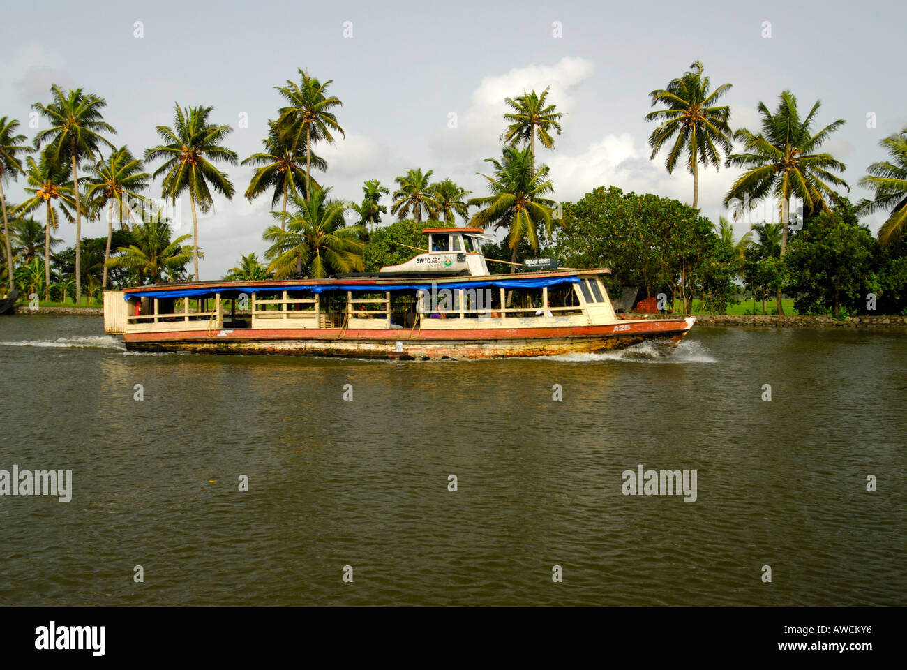 Punnamada kayal hi-res stock photography and images - Alamy