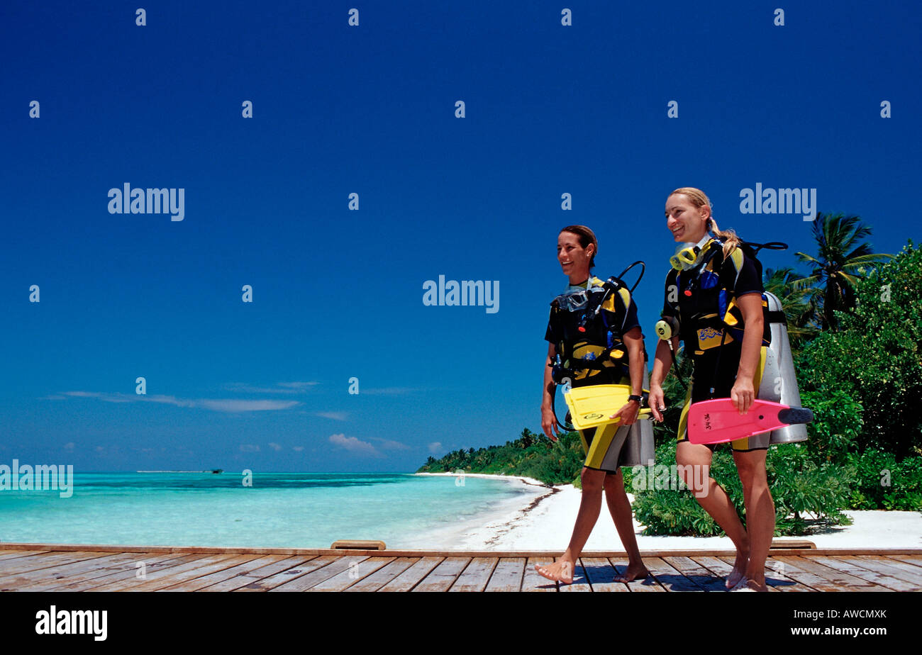 Diving at Maldives Maldives Indian Ocean Medhufushi Meemu Atoll Stock ...