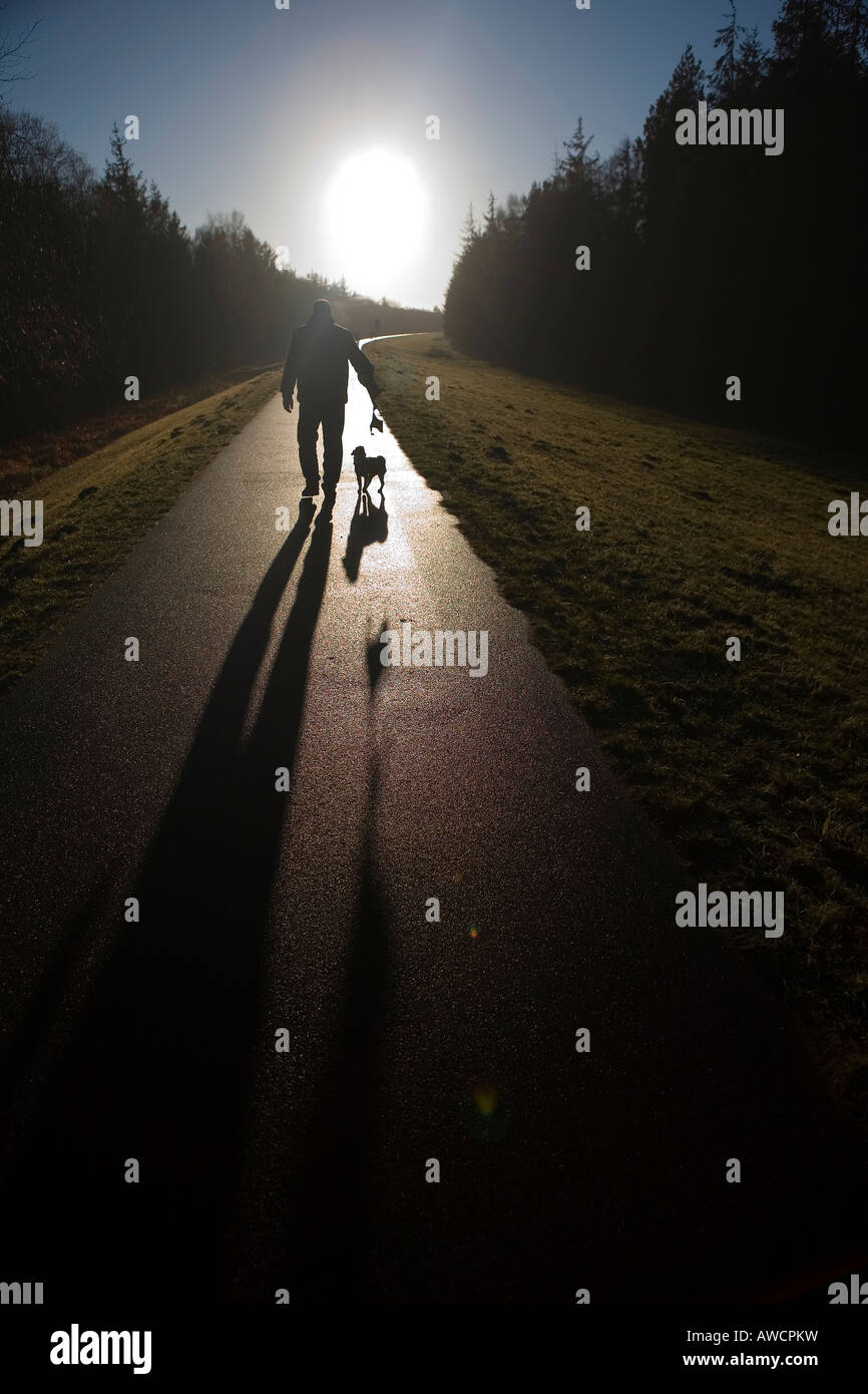 Man wlking hi-res stock photography and images - Alamy