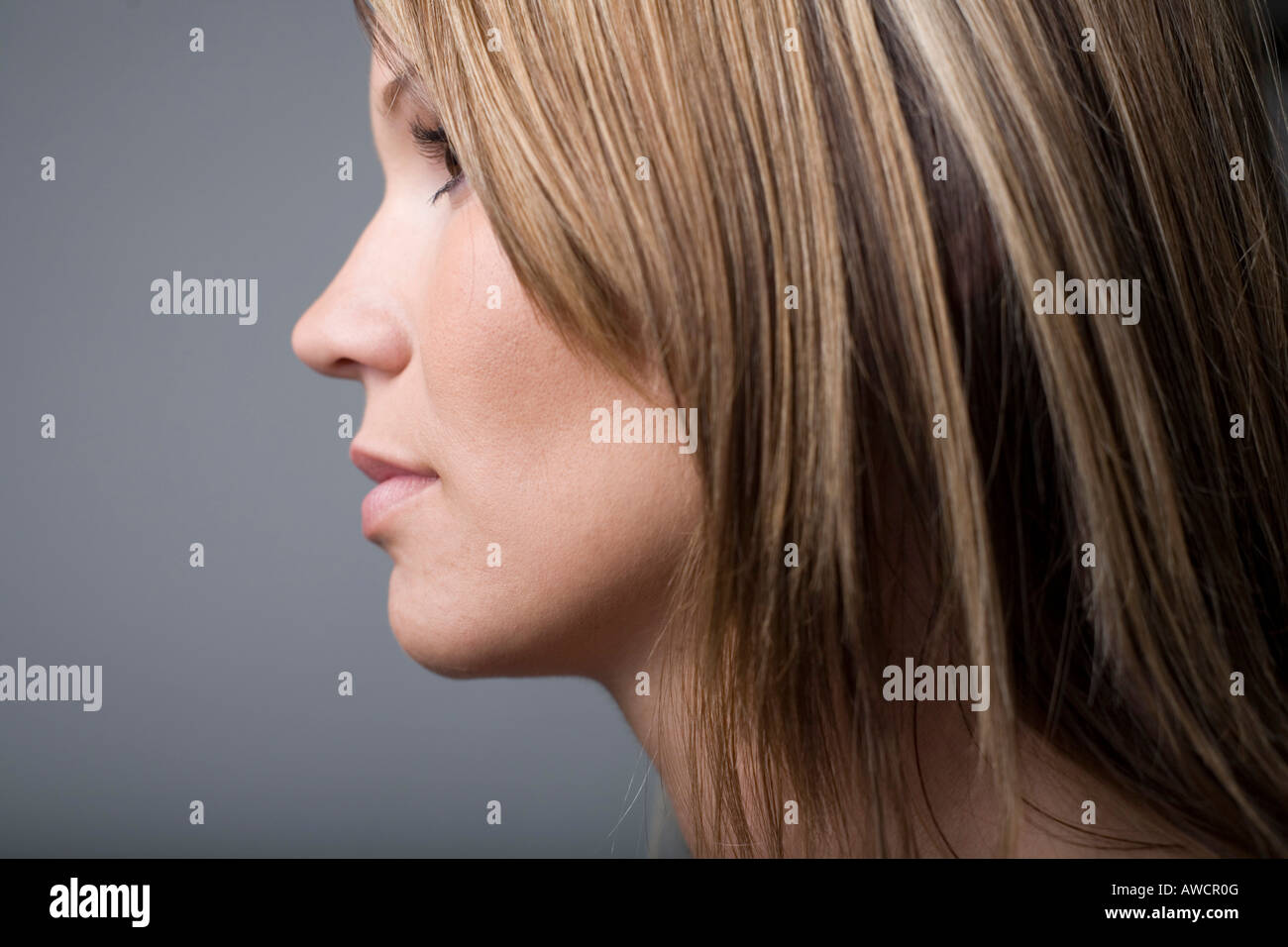 Left face profile hi-res stock photography and images - Alamy