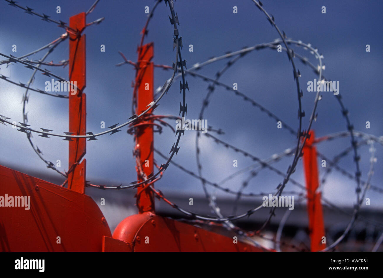Razor wire gate hi-res stock photography and images - Alamy