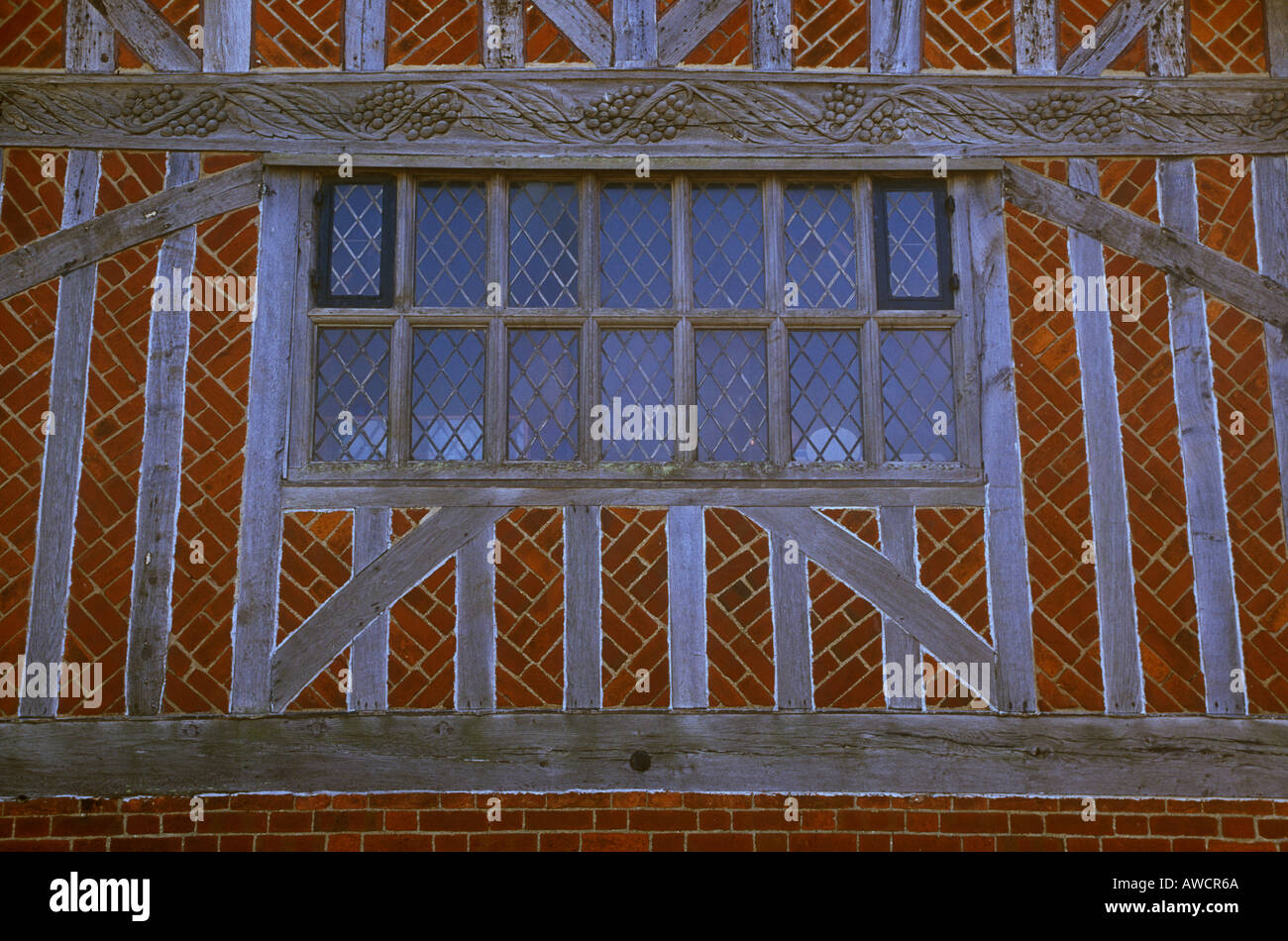 Tudor brickwork hi-res stock photography and images - Alamy
