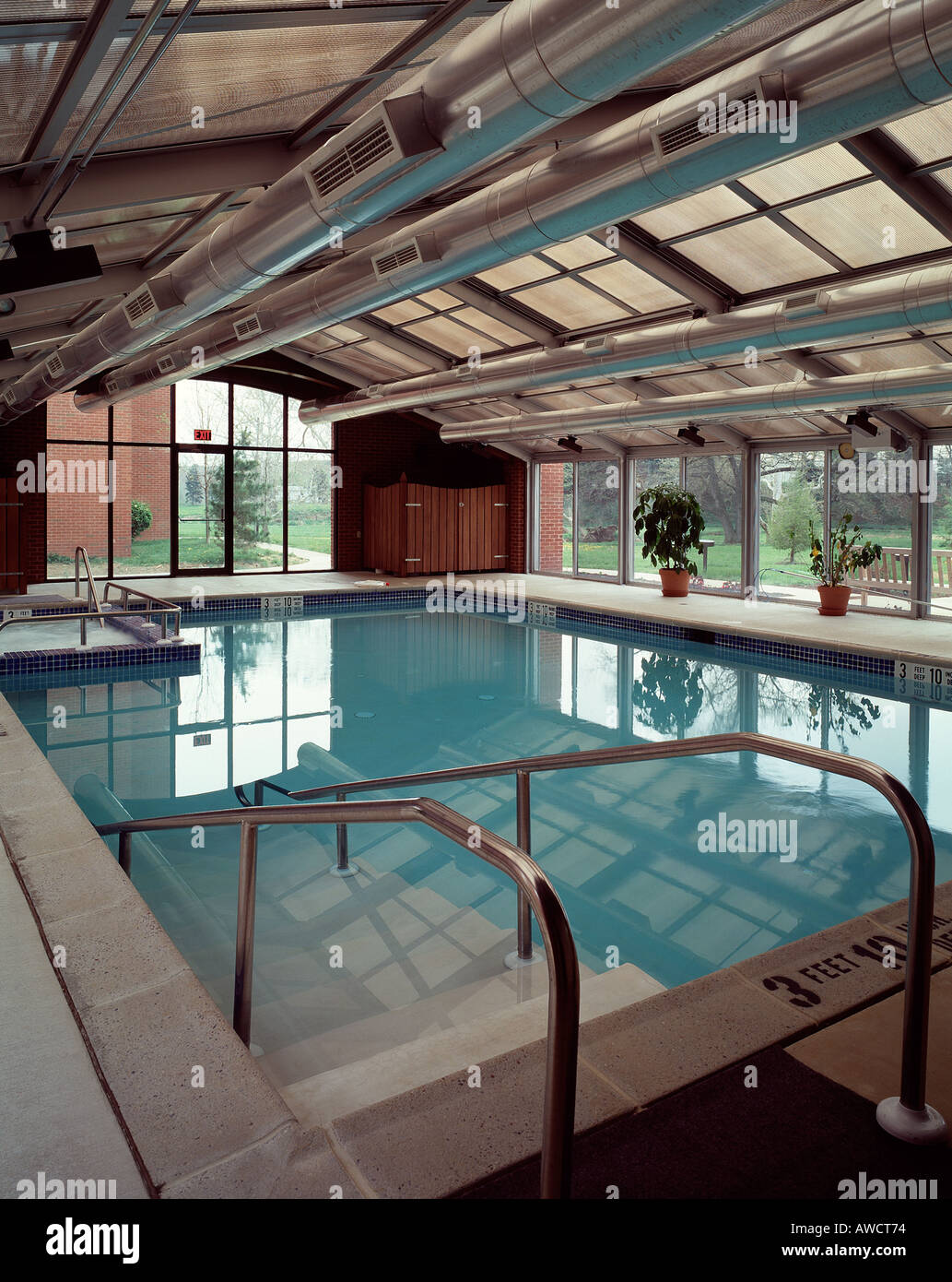 Luxury retirement community hi-res stock photography and images - Alamy